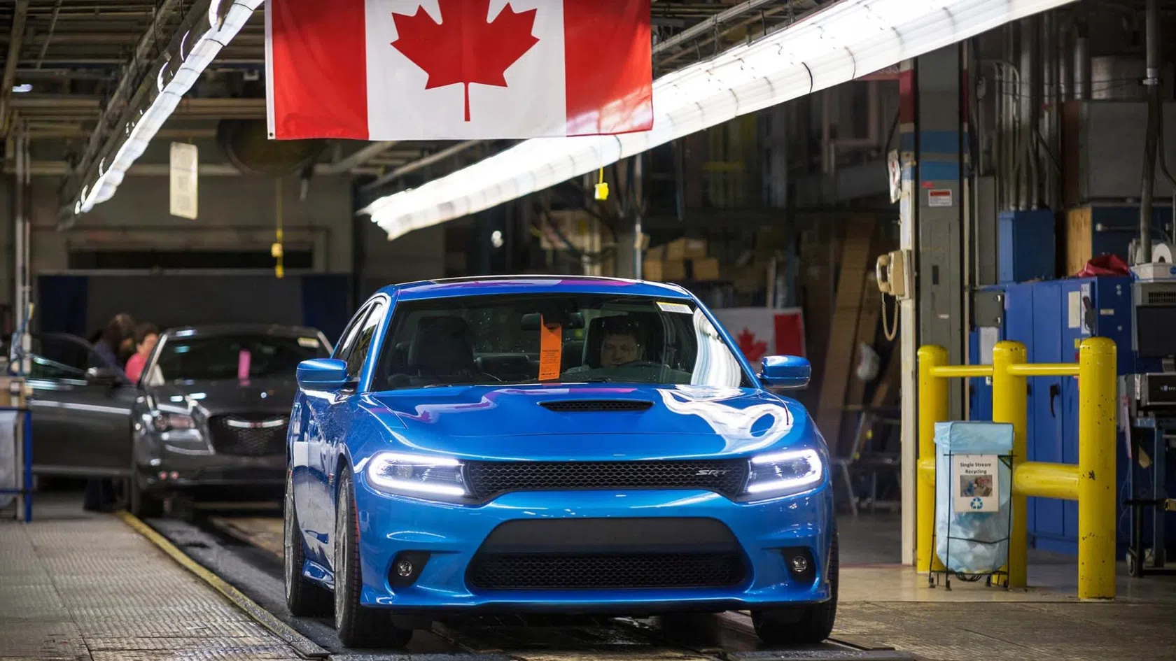 Canadá reage às tarifas dos EUA e muda rumo da indústria automóvel ...