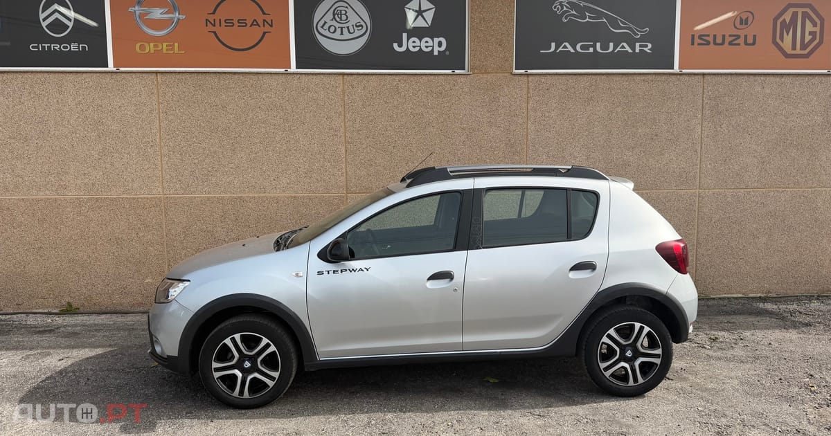 Dacia Sandero 1.0 ECO-G Stepway Bi-Fuel GPL - 12.900€ - Vila Real | Auto.PT