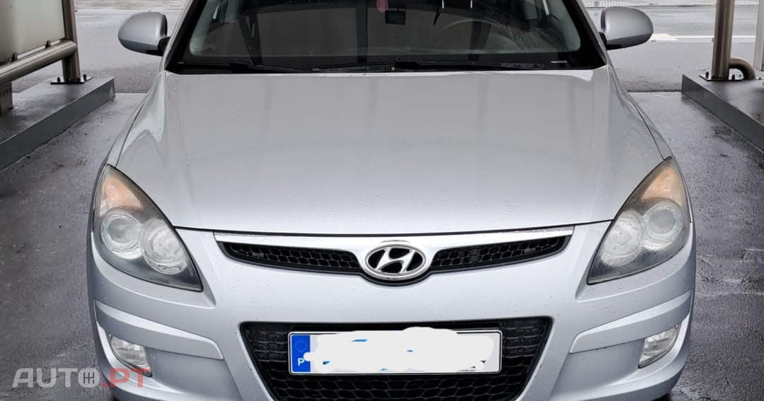 Hyundai i30 1.6 CRDI Blue Classic Diesel - 5.799€ - Braga | Auto.PT