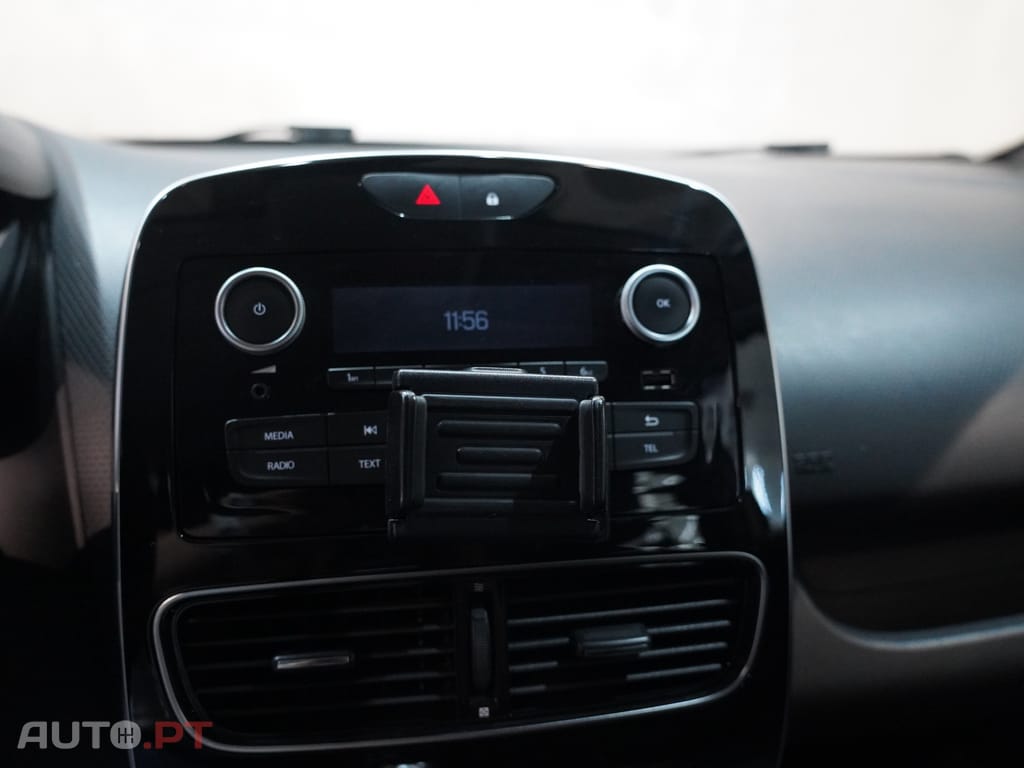 Renault Clio 1.5 dCi Zen Diesel - 9.990€ - Porto | Auto.PT