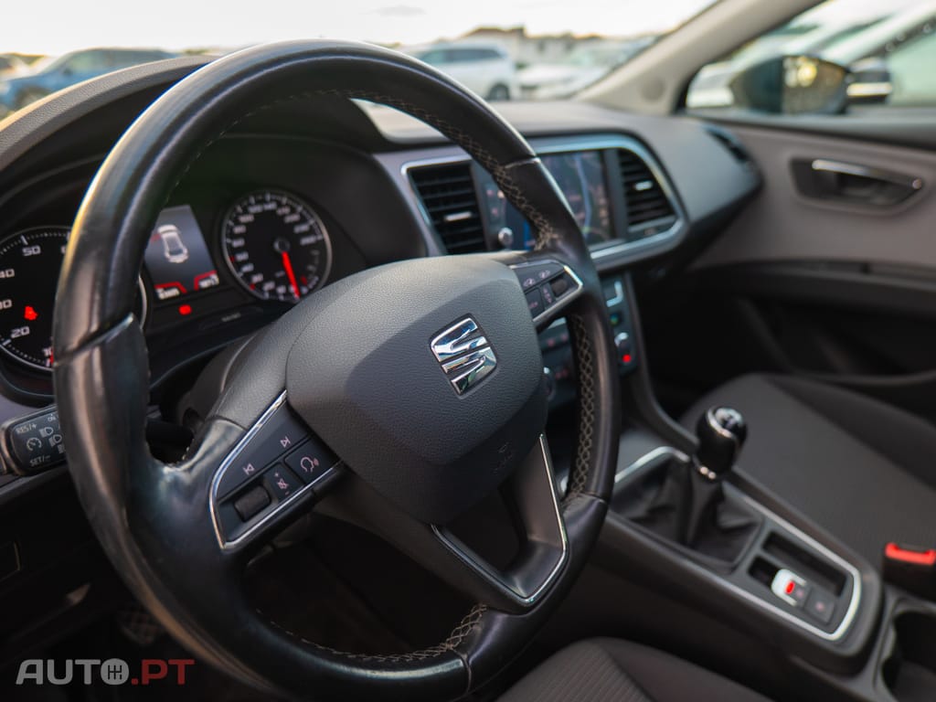 Seat Leon 1.0 EcoTSI Style S/S Gasolina - 15.490€ - Santarém | Auto.PT