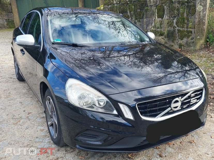 Volvo S60 R design Diesel - 8.990€ - Porto | Auto.PT