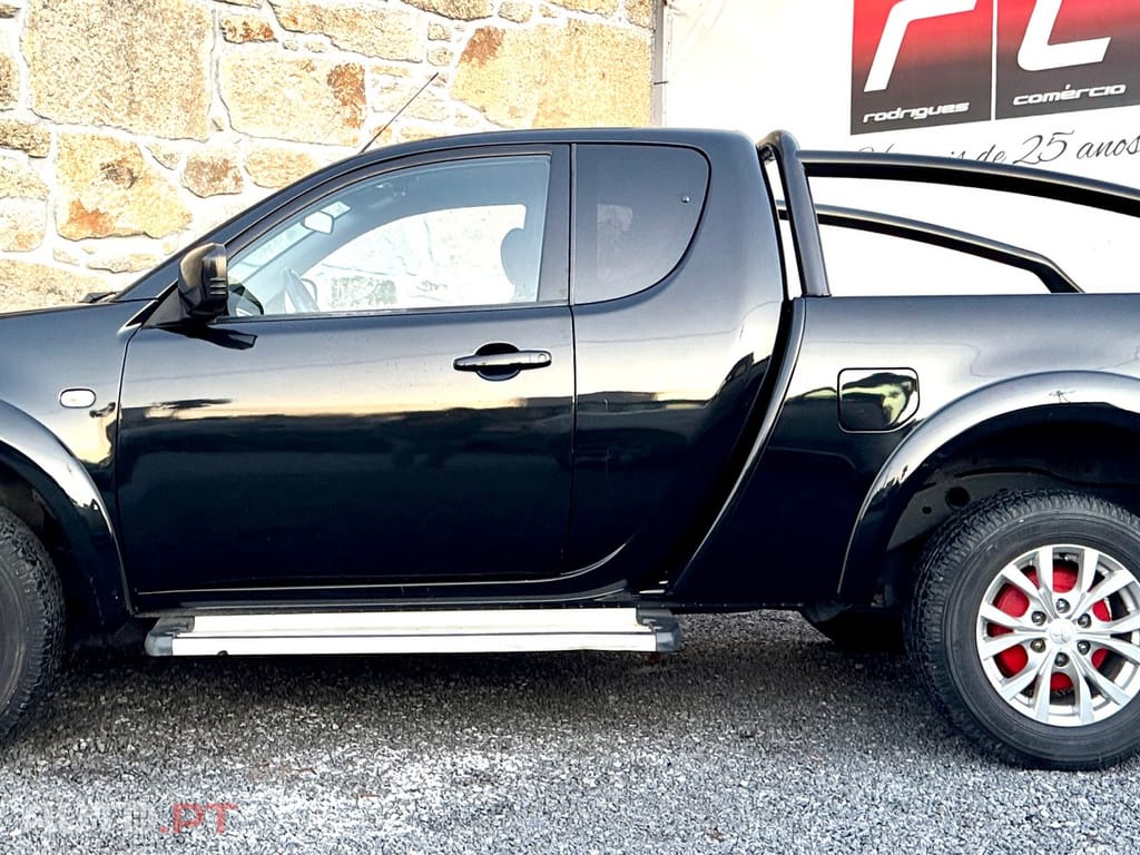 Mitsubishi L200 2.5 DI-D CS Baja HP 4WD Diesel - 22.990€ - Braga | Auto.PT